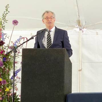 Community pays homage to the ‘man who put gentle in gentleman’