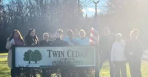 Twin Cedar Senior Living receives “Caring Super Star” award