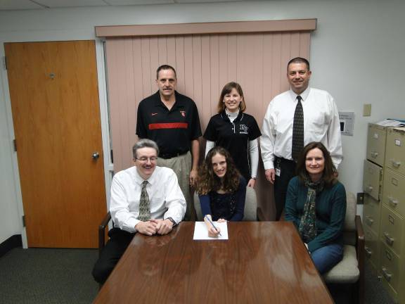 Runner Allison Decker signs with Quinnipiac